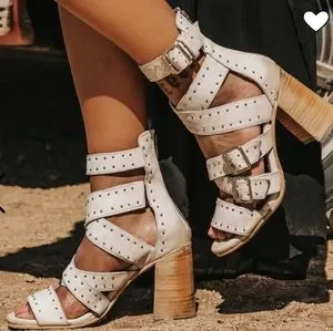 Freebird by Steven | Shoes | Freebird Tanica White Sandals Size 9 ...